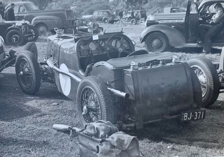 Race Around The Barracks: Balcombe Army Camp: Davison ‘Little Alfa ...