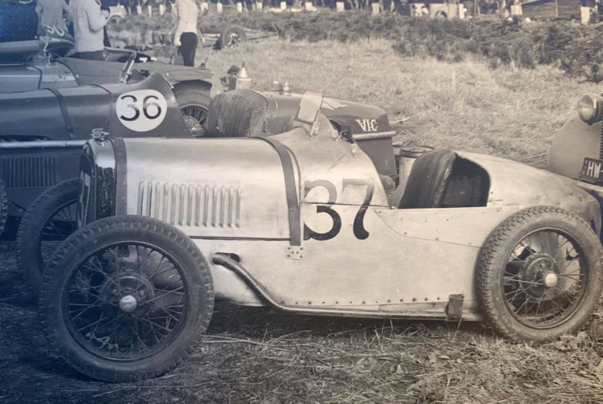 Race Around The Barracks: Balcombe Army Camp: Davison ‘Little Alfa ...