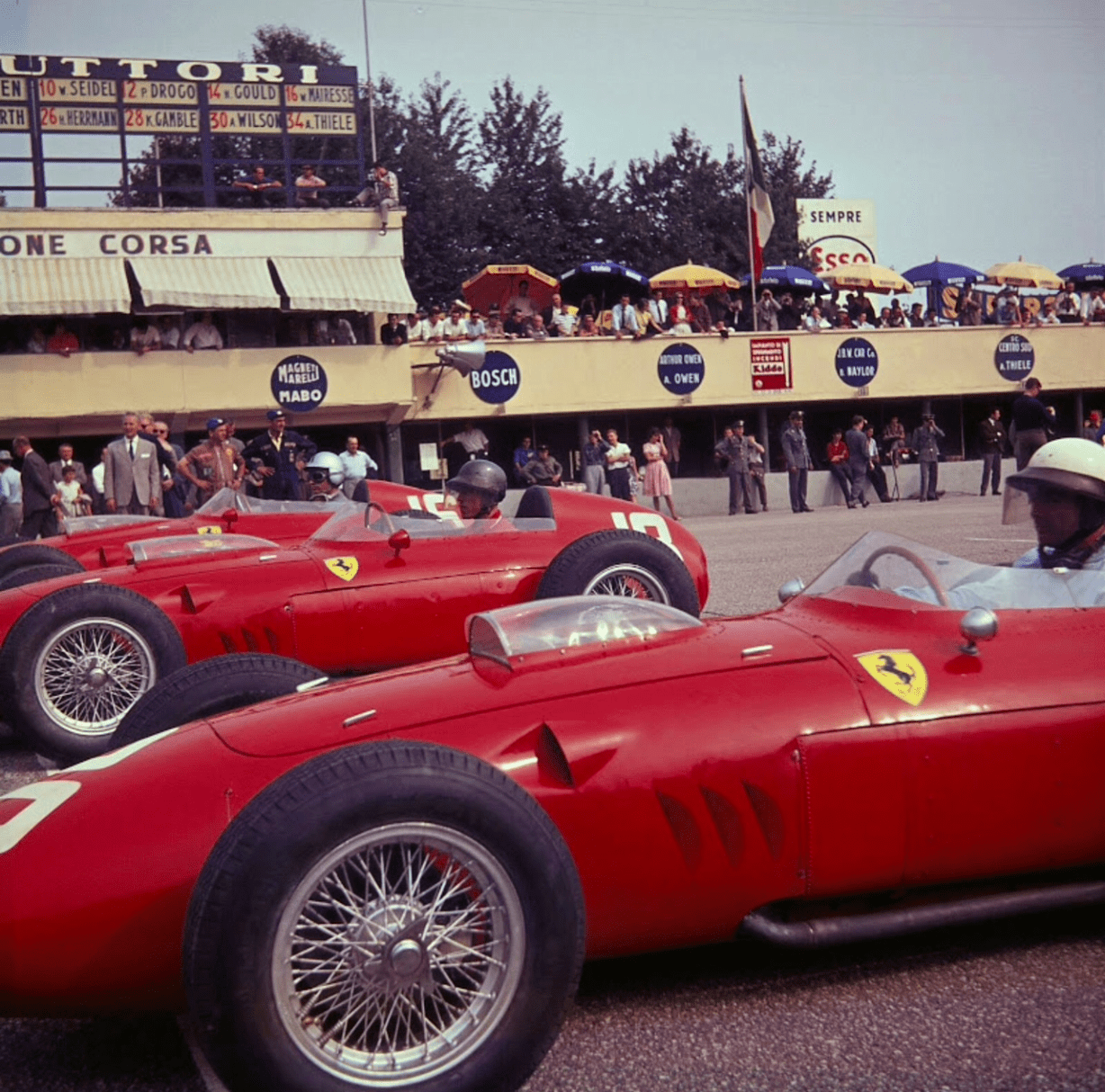 Pat Hoare’s Ferrari 256 V12 at the Dunedin Road Race 1961… | primotipo...