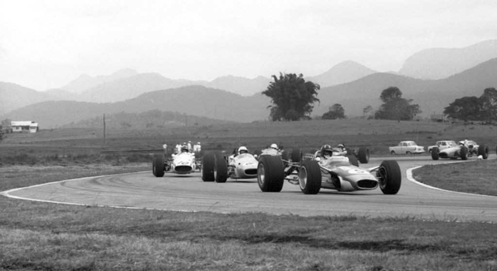 Jim Clark and Leo Geoghegan’s Lotus 39… | primotipo...