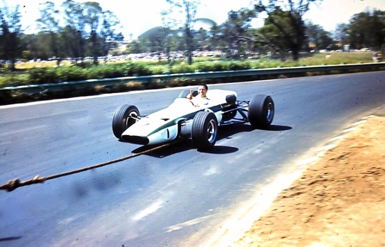 Jim Clark and Leo Geoghegan’s Lotus 39… | primotipo...