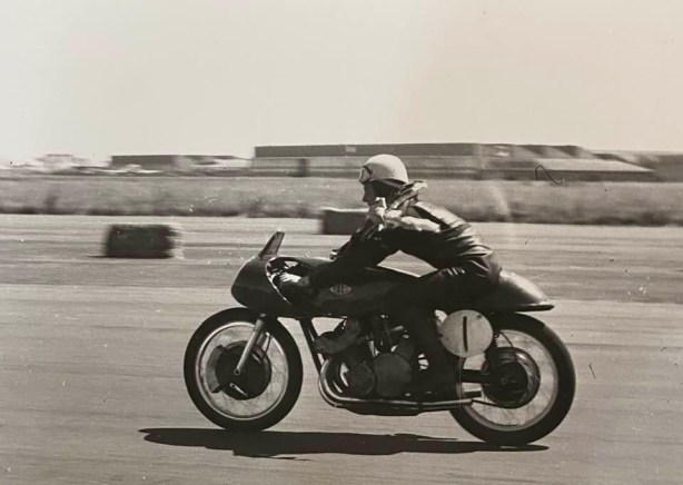 Geoff Duke, Gilera 500/4, Australia 1955… | primotipo...